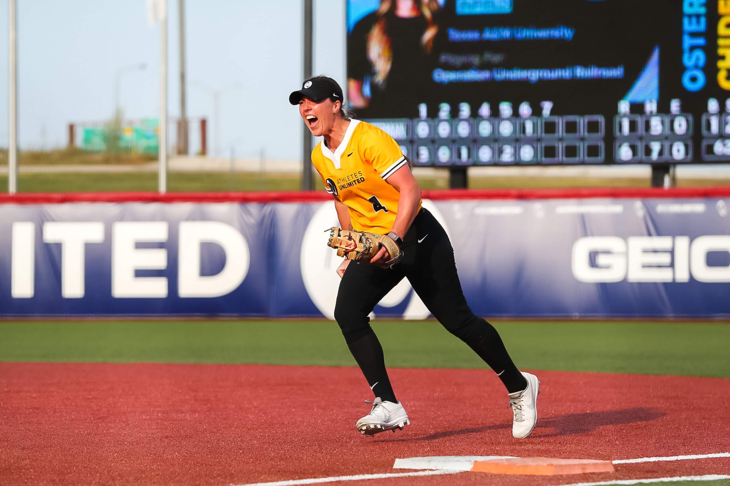 Amanda Chidester Announces Pending Softball Retirement - Extra Inning ...